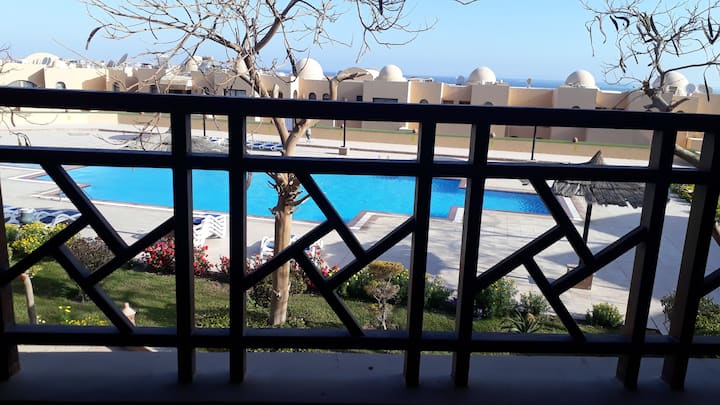 Condo Pool View With A Private Beach. - Hurghada