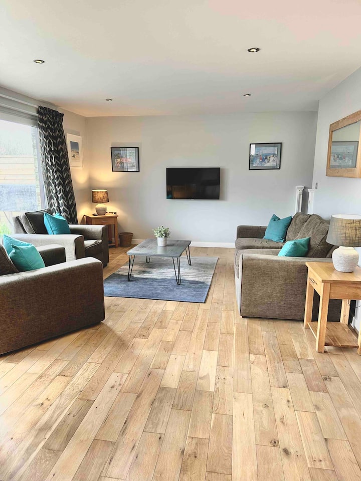 Retallack Resort Hot Tub House With Resort Pool - Saint Merryn