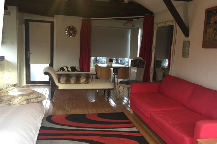 Self Contained Garden Room. - Wirral