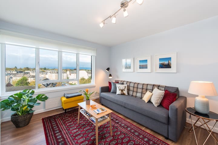 Cosy Top Floor Home By St Mark's Park / Broughton - Leith
