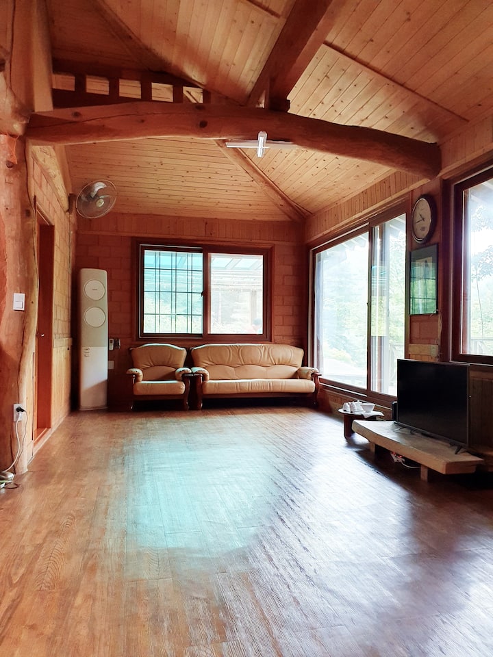 지리산 청학동 맑은물가 황토집 (본채) - Zuid-Korea