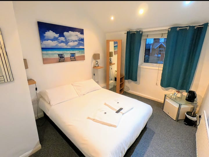 Small Cosy Double En Suite For Brighton Visitors - 브라이턴