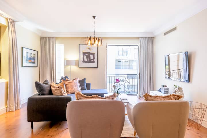 Spacious And Convenient Greenpoint Living - Le Cap