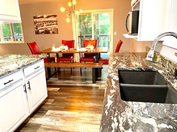 Ritchie’s Oshkosh Chalets: The Westbrook Penthouse - Oshkosh, WI