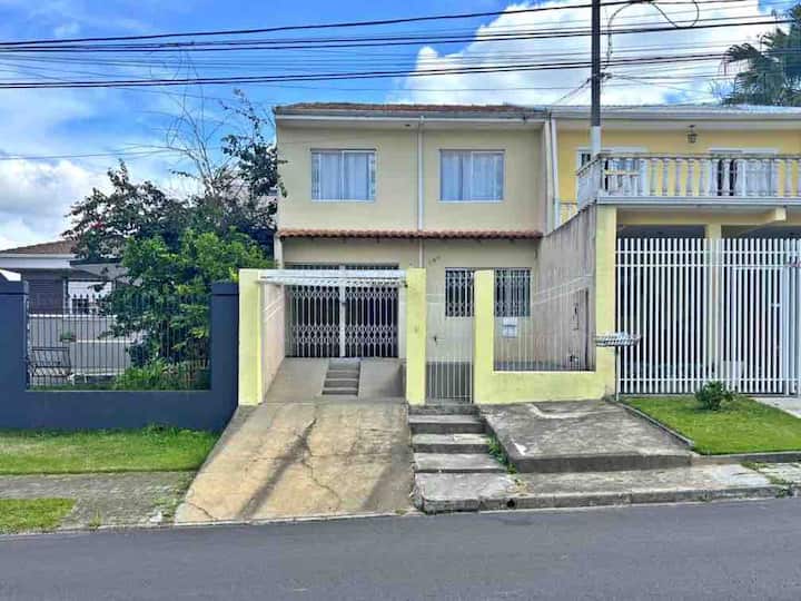Sobrado Aconchegante No Jardim Das Américas - Curitiba