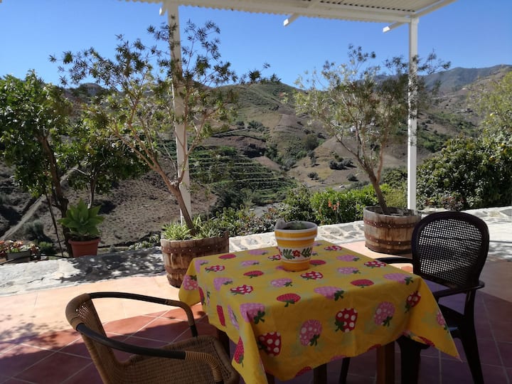 Soleada Casa Rural En La Axarquía - Comares