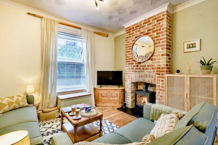 Austin Terrace. Cozy Winter Breaks, Log Burner - Great Yarmouth