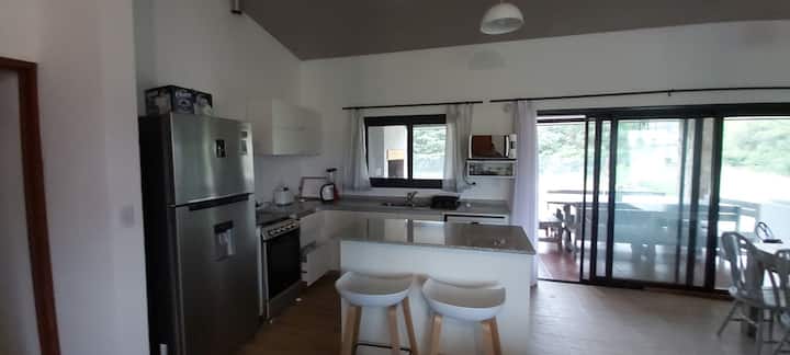 Casa Para Dos Familias Con Pileta En Campo De Golf
Villa Gral Belgrano - Argentina