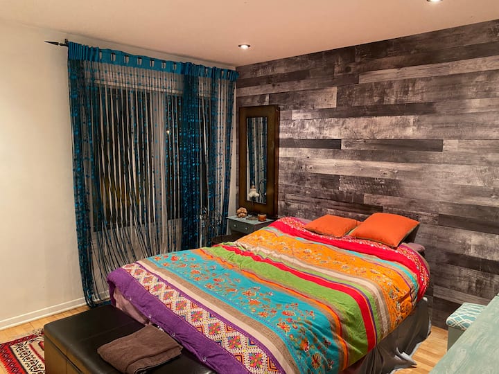 Beautiful Large Room With Queen Bed - Ottawa