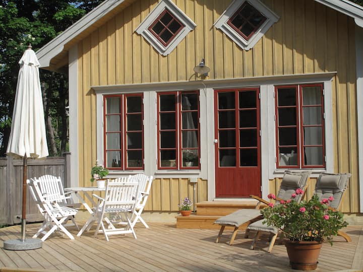 Charming Cottage With Seaview - Lidingö