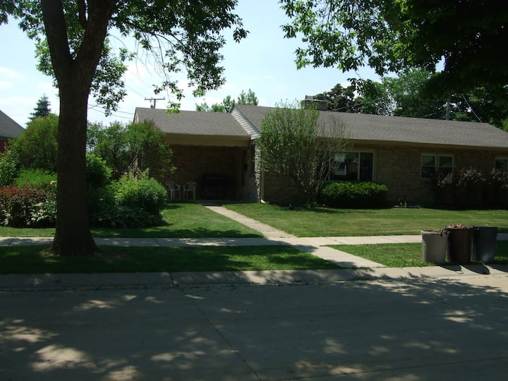 Dexter Quiet Ranch Glendale - Milwaukee, WI