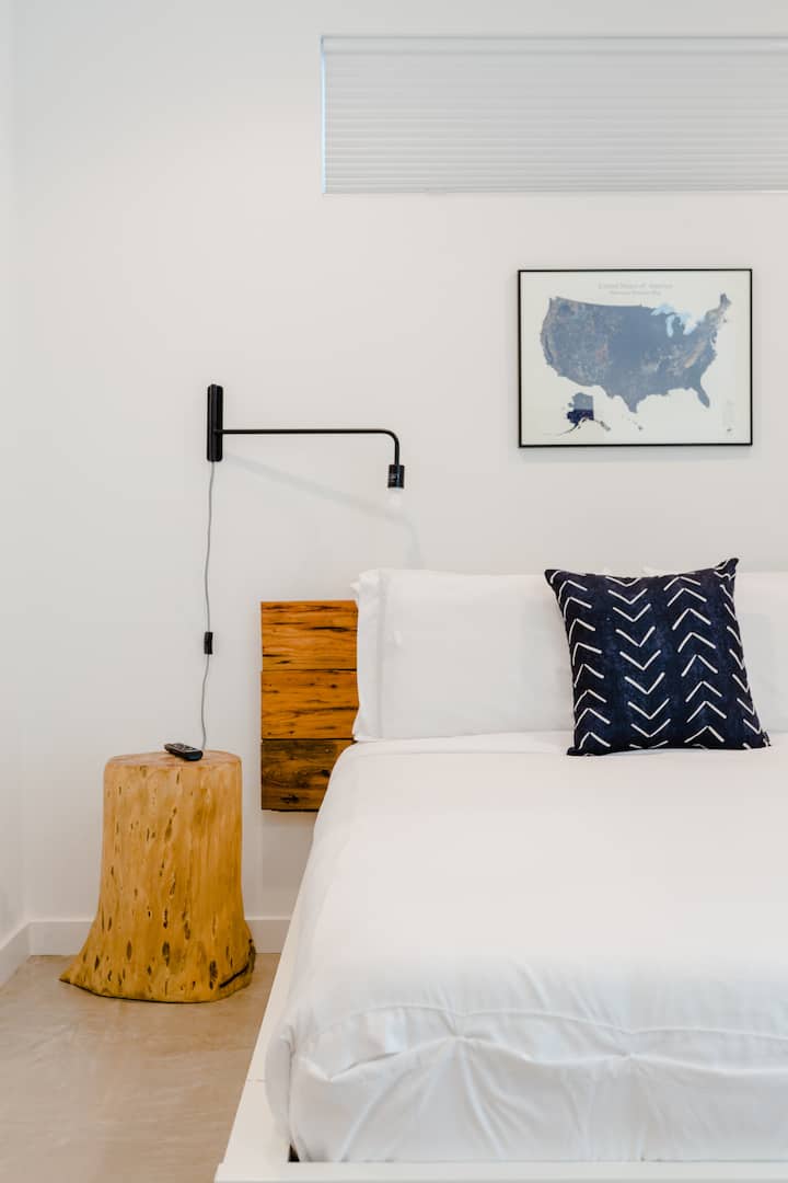 Cozy Studio: Casper Mattress & Mins To Restaurants - Austin