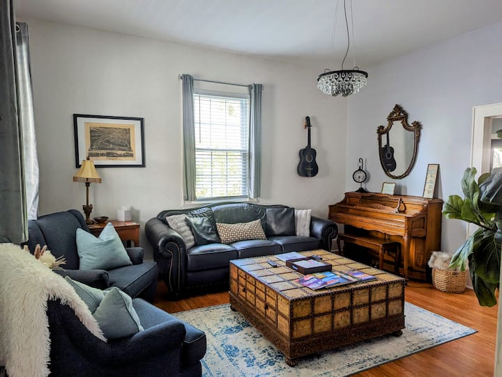 1920s Bungalow Near River, 8 Min Drive To Avl - Weaverville, NC