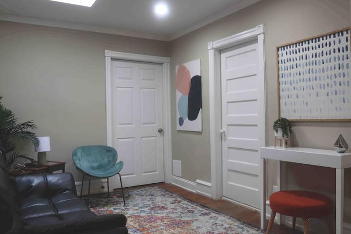 Cozy Two Bedroom Germantown Apartment - Philadelphia