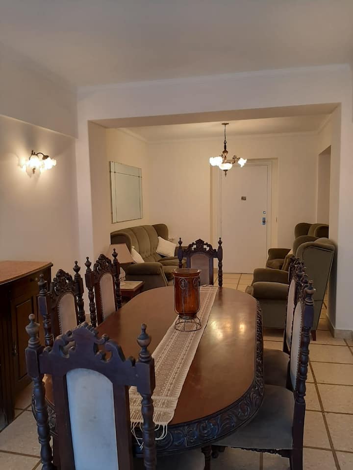 Amplio Departamento Céntrico A 300 M Del Casino - 