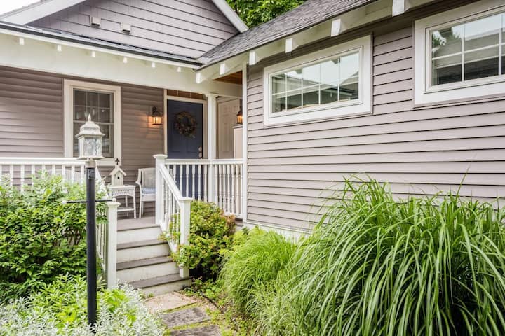 Saratoga Springs Cozy Cottage - Saratoga Springs, NY
