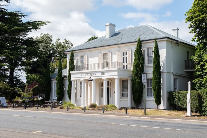 Myra's Garden View Unit - Westbury
