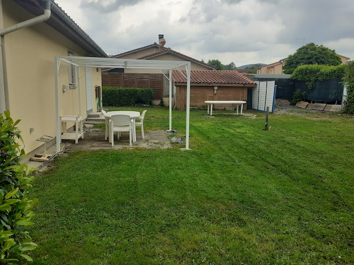 Agréable Maison Avec 3 Chambres. Coquette - Martres-Tolosane