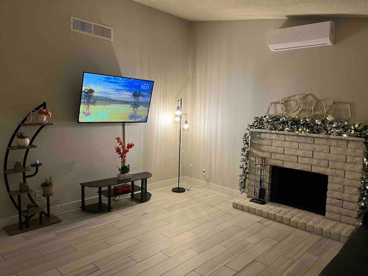 Cozy 3br/2ba  Family/kids/infant/pet 10min Strip - Las Vegas