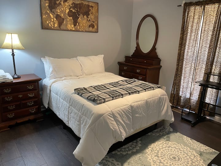 Welcoming Cozy Room In Birmingham! - Birmingham, AL