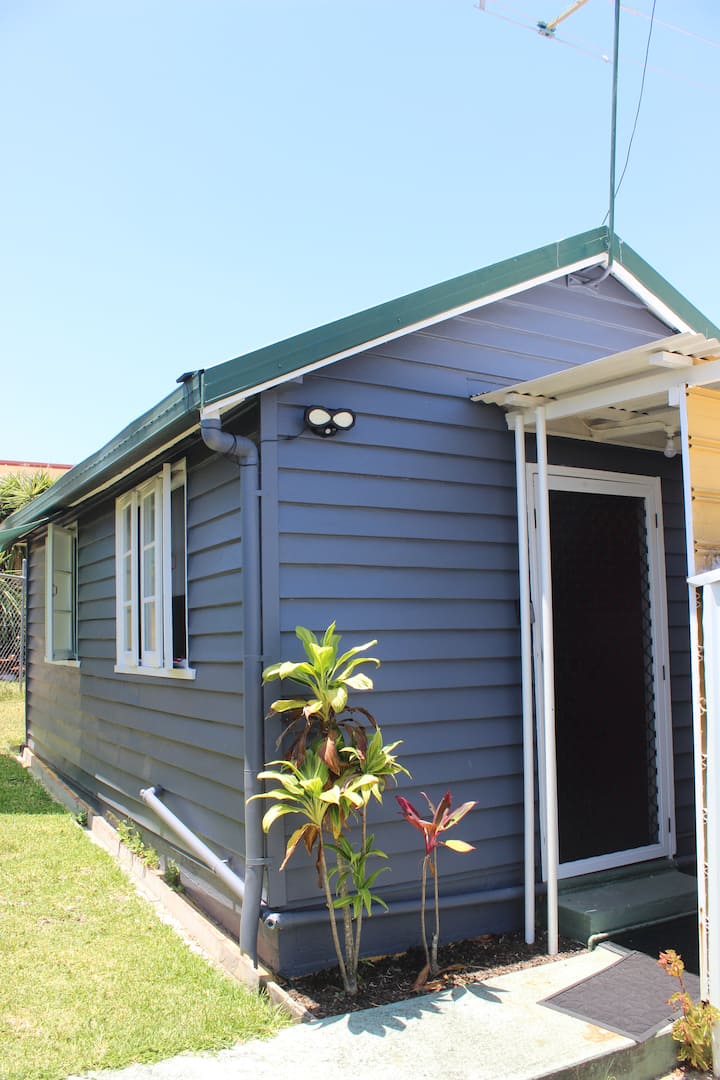 Brighton Red Door Cottage, Free Nbn Wi-fi - Virginia