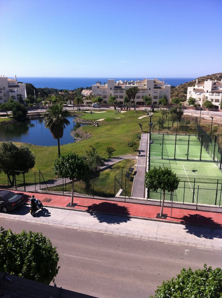 Benalmadena Apartment With Stunning Views. - Benalmádena