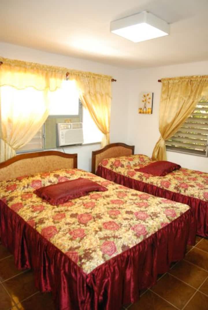 Casa De Willy Y Aurora Room 1 (Varadero) - Varadero