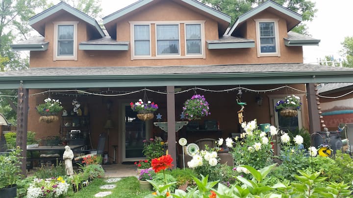 Guesthouse 420 Patio, Romantic 
Setting - Colorado