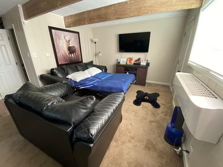 Cute & Cozy W/ Arcades, Outdoor Movies & Fire Pit - Sonora, CA