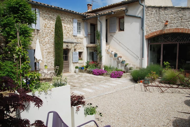 Luberon-la Maison Magnarelles-chambre Les Mûriers - Gordes