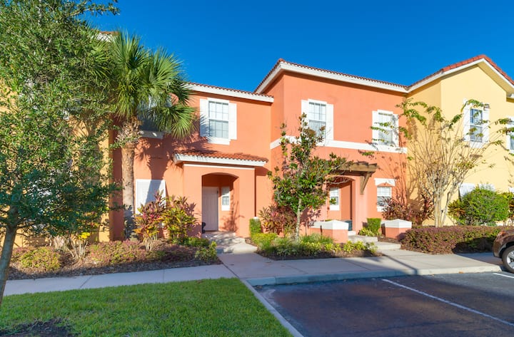 Peaceful & Clean Family Home Near Disney & Airport - Celebration, FL