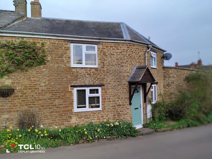 1700s Cosy Stone Cottage - Cotswolds