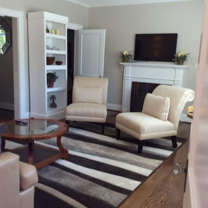 Pet Friendly Cozy Apartment Minutes To Downtown - Roanoke, VA