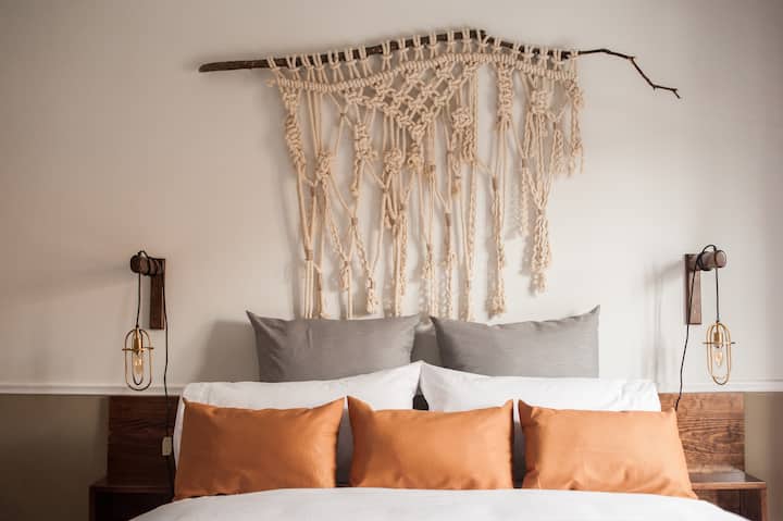 Modern Mexican Surrealist Apartment - Leonora - San Luis Potosí