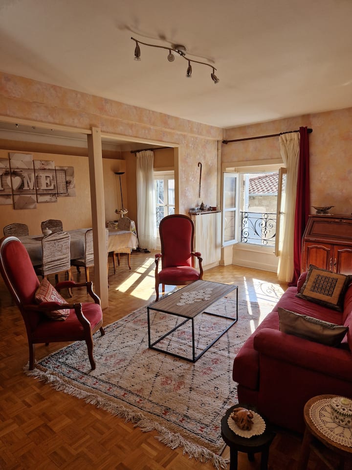 Bienvenue Au 
Cocon De Séguret
Duplex De 120 M² - Le Puy-en-Velay