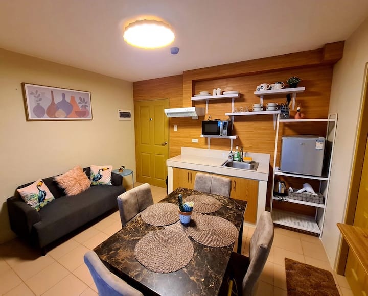 Warm Time Cabin 2br Condo Unit (Marina Spatial) - Dumaguete