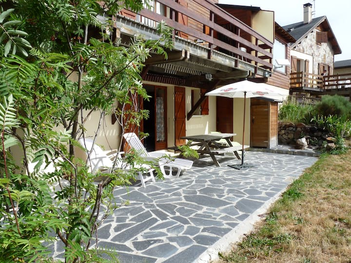 Appartement En Rez De Chalet Avec Jardin - Les Angles