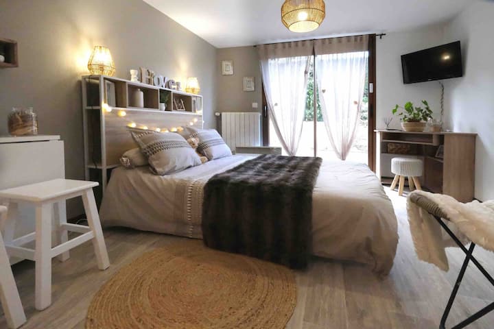 Chambre éQuipée, , Piscine Et Jardin. - Sévrier