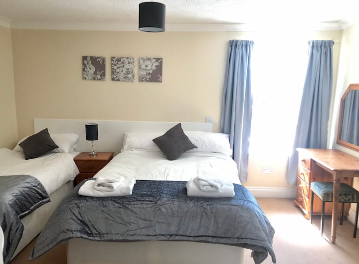 En-suite Bedroom Sleeps 3 - Kippford