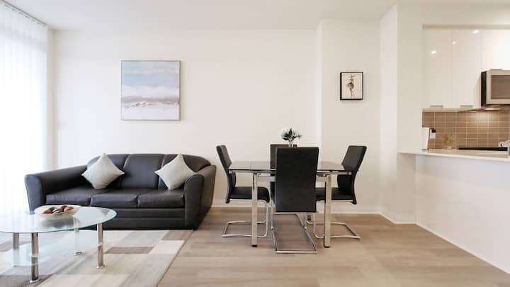 Professionally Managed Entire 2br Condo Sq1 A22 - Mississauga