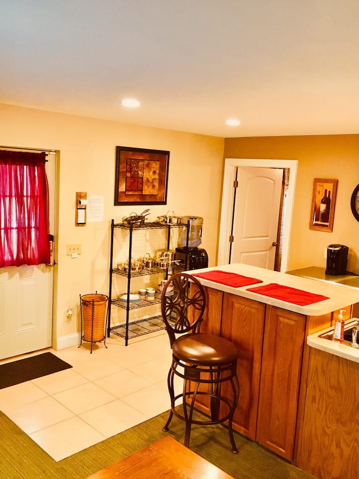 Comfortable 1 Bedroom Apartment/wi-fi - Bainbridge, OH