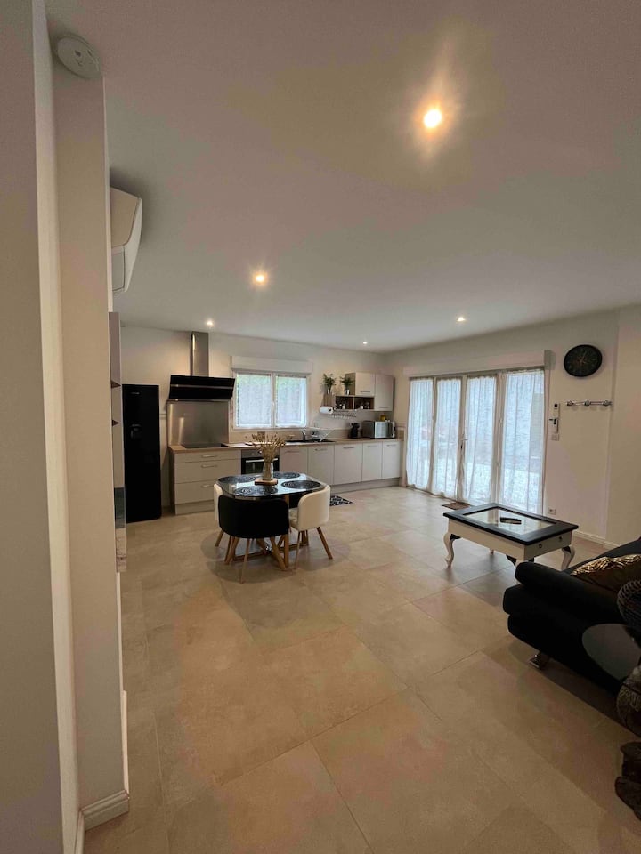Logement  2 Chambres Sur Propriété Privé De 3500m2 - Léognan