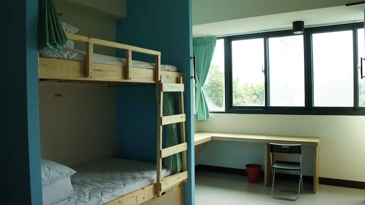South Village Grass Green 8 Beds Mixed Dorm Room - Taichung