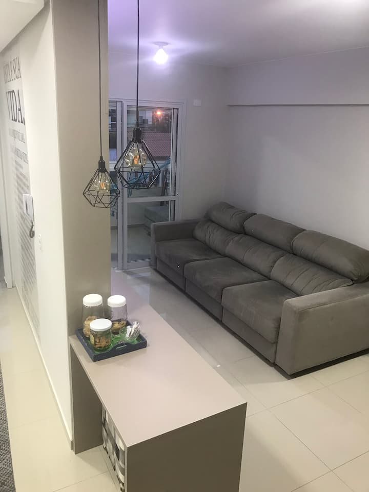 Apartamento Novo Com Sacada Ampla Próximo Ao Mar - Florianópolis