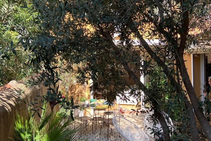 Au Coeur De Marseille Et Au Calme Avec Garage - Marseille