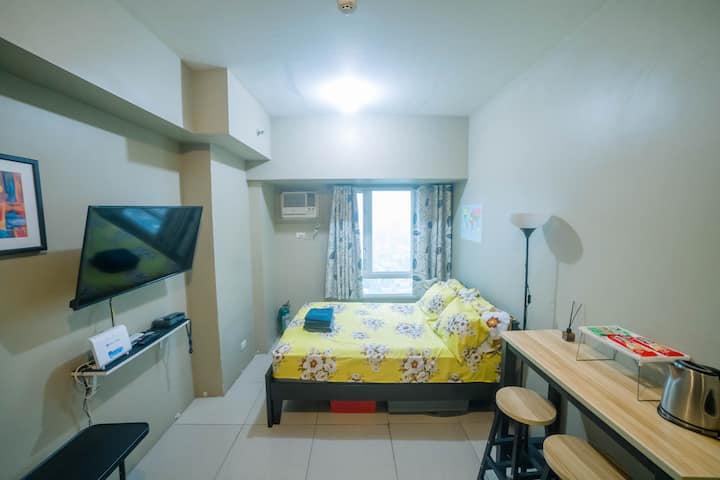 Cbd High Floor With Bay View - Makati City
