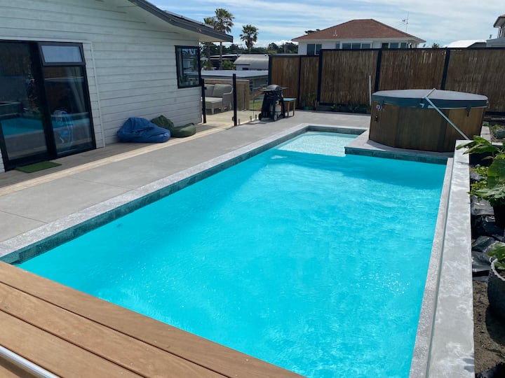 Large Family House With Pool Close To The Beach - Tauranga