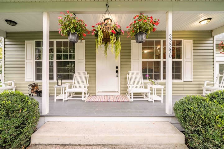 Welcome Home To The Hummingbird House - Middleburg, VA
