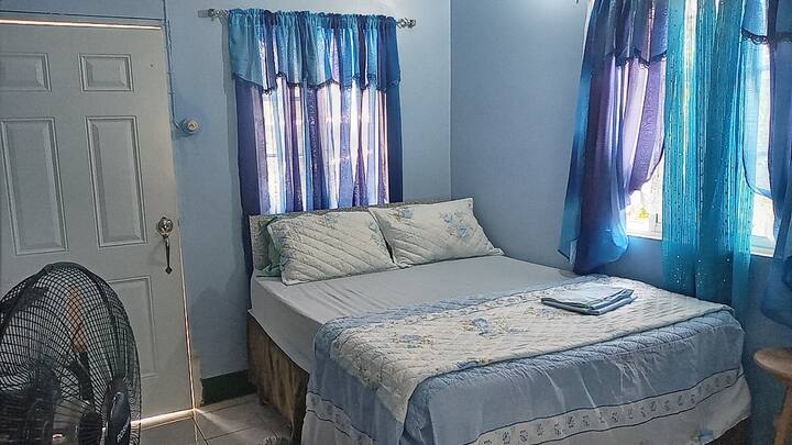 Powells Guesthouse - Santa Cruz