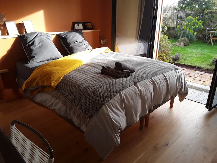 Agréable Chambre D'hôtes, Joli Jardin Près Rennes - Bruz